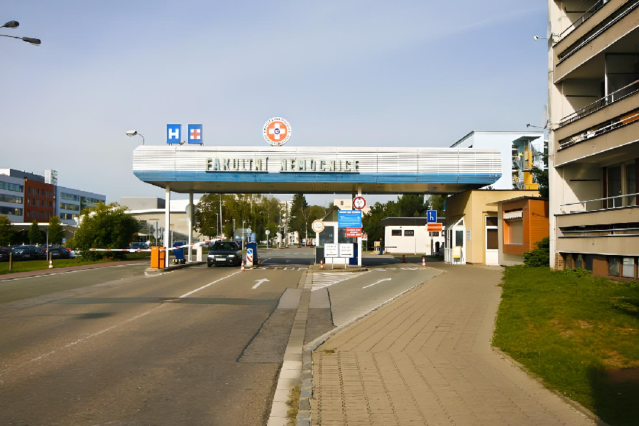 Prevence dekubitů: Praktické rady a ukázky pro laickou veřejnost